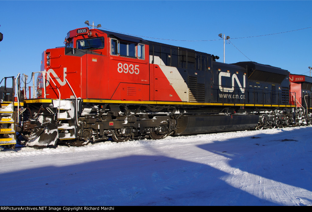 CN 8935